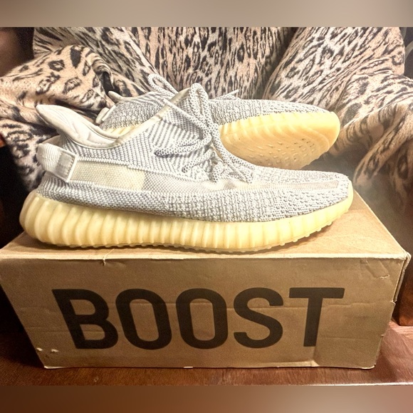 Yeezy | Shoes | Yeezy Boost 35 V2 Static Originals With The Box Tag ...